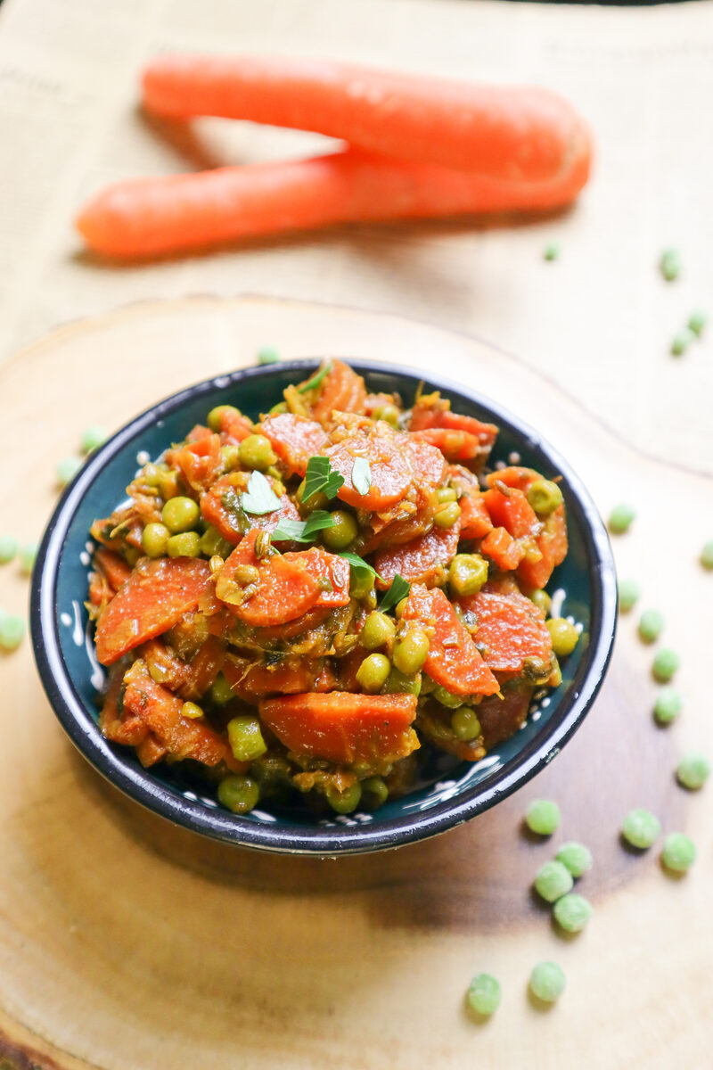 Gajar Matar Sabji (Carrots & Green Peas Stir Fry)