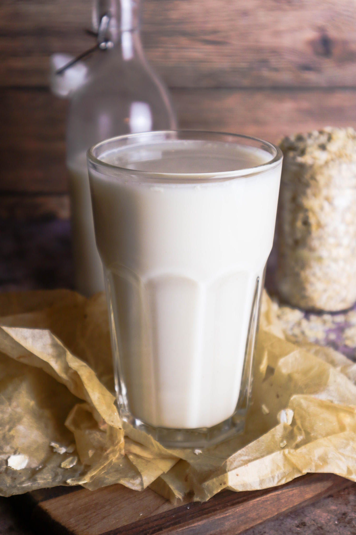 How to Make Homemade Oat Milk (Plant Based)