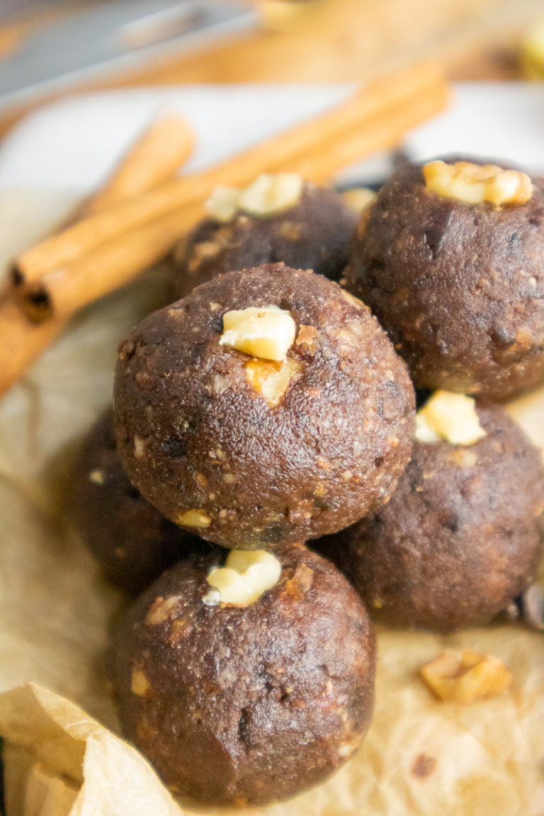 No Bake Chocolate Pumpkin Pie Spice Energy Bites